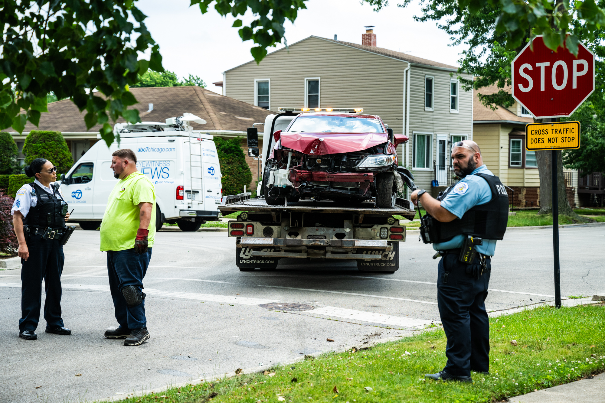 Immigration Agents Crash Into Car, Detain Man In Dunning, Neighbor Says